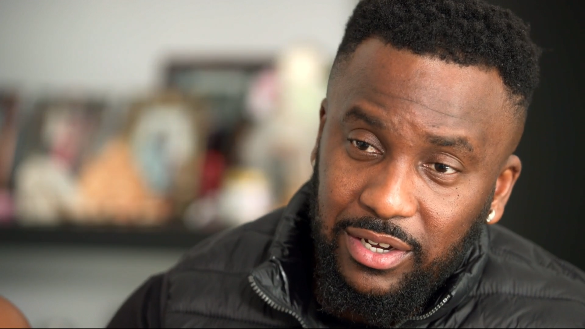 Black bank manager says arrest was motivated by race – Channel 4 News