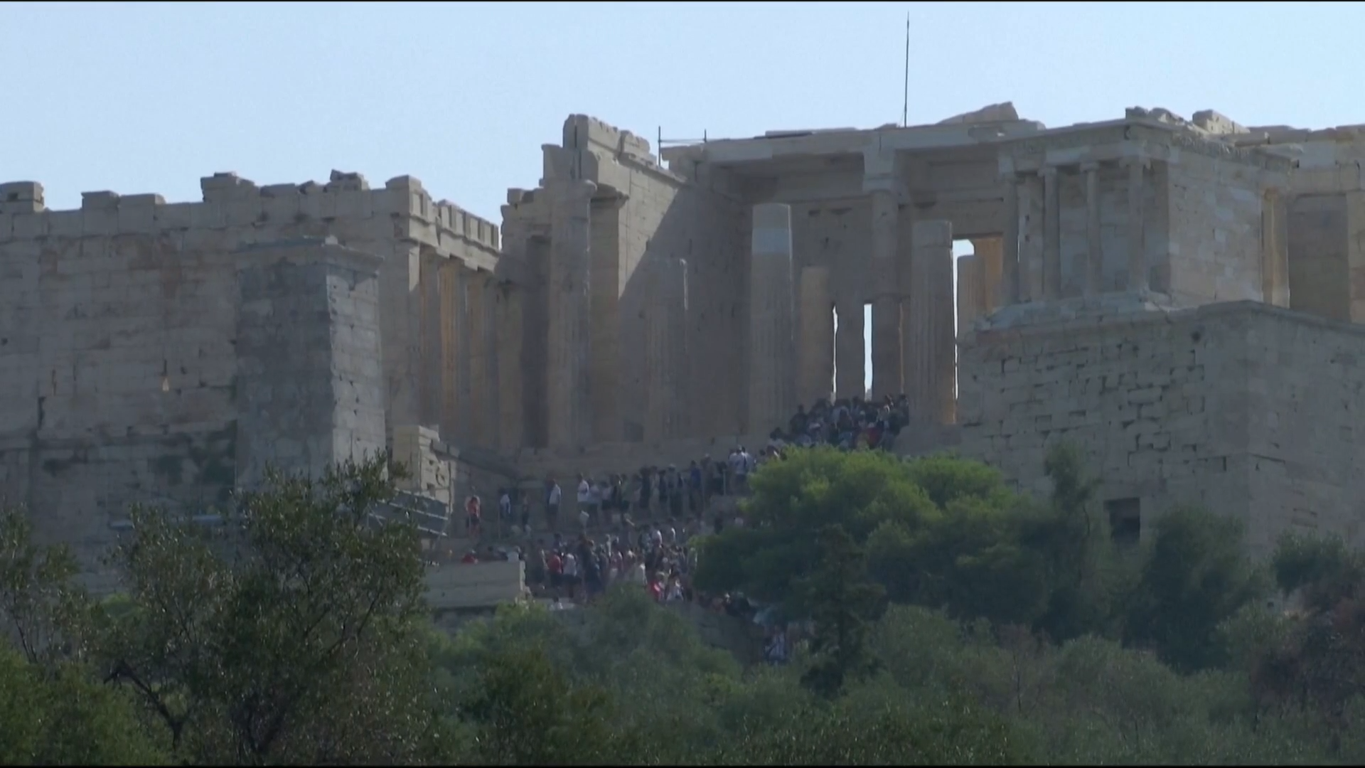 Acropolis closed in Athens due to extreme heatwave in Europe – Channel 4 News