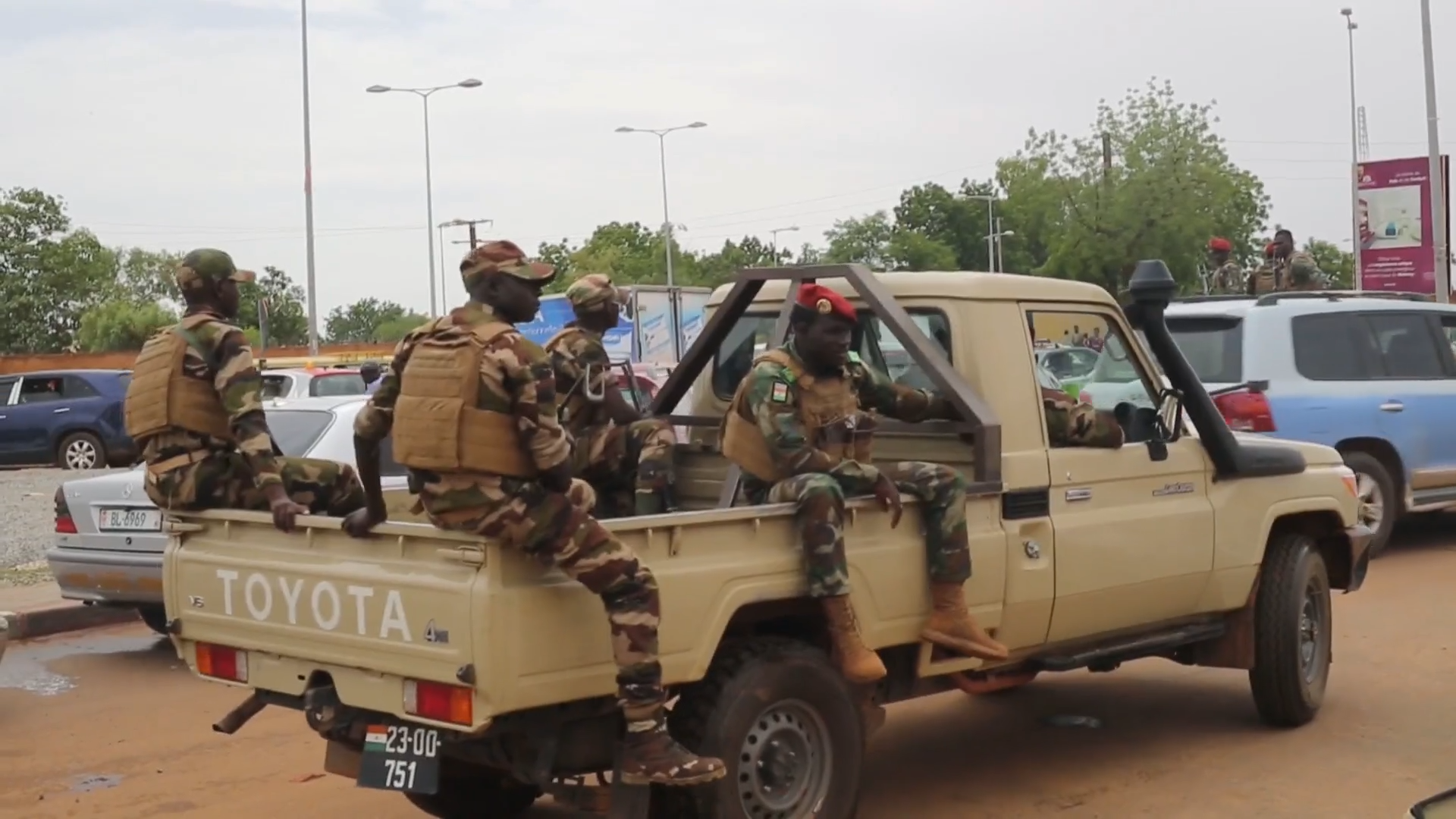 Niger coup: Head of presidential guard declares himself country leader ...