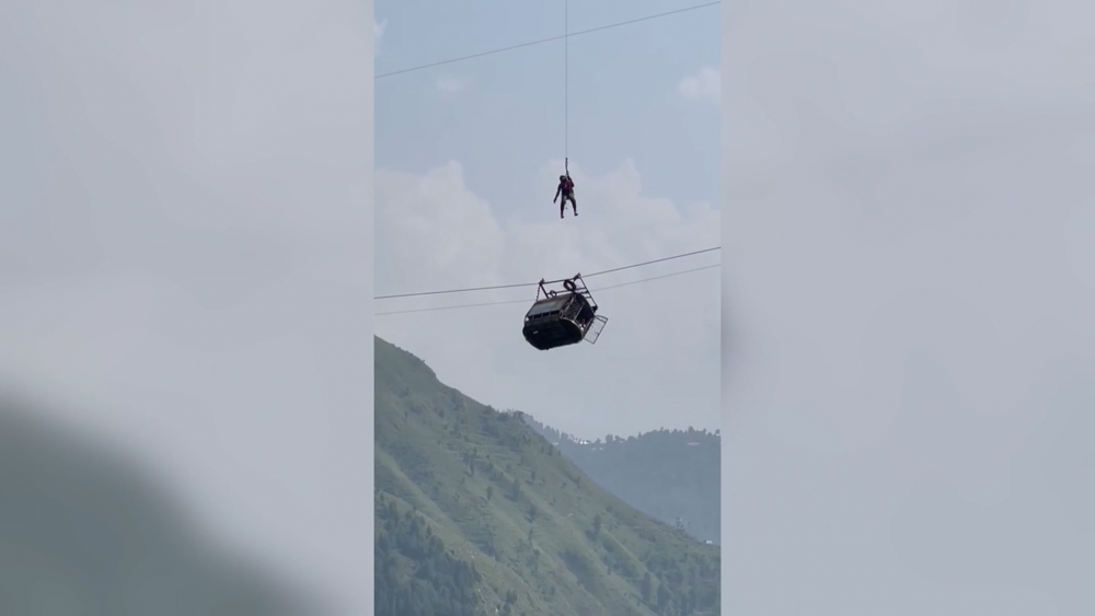All eight rescued from dangling cable car in Pakistan – Channel 4 News