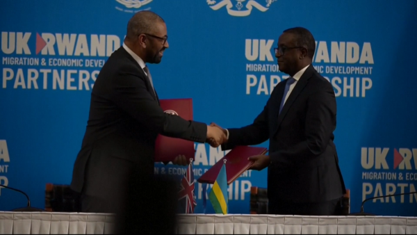 UK signs new asylum treaty with Rwanda – Channel 4 News