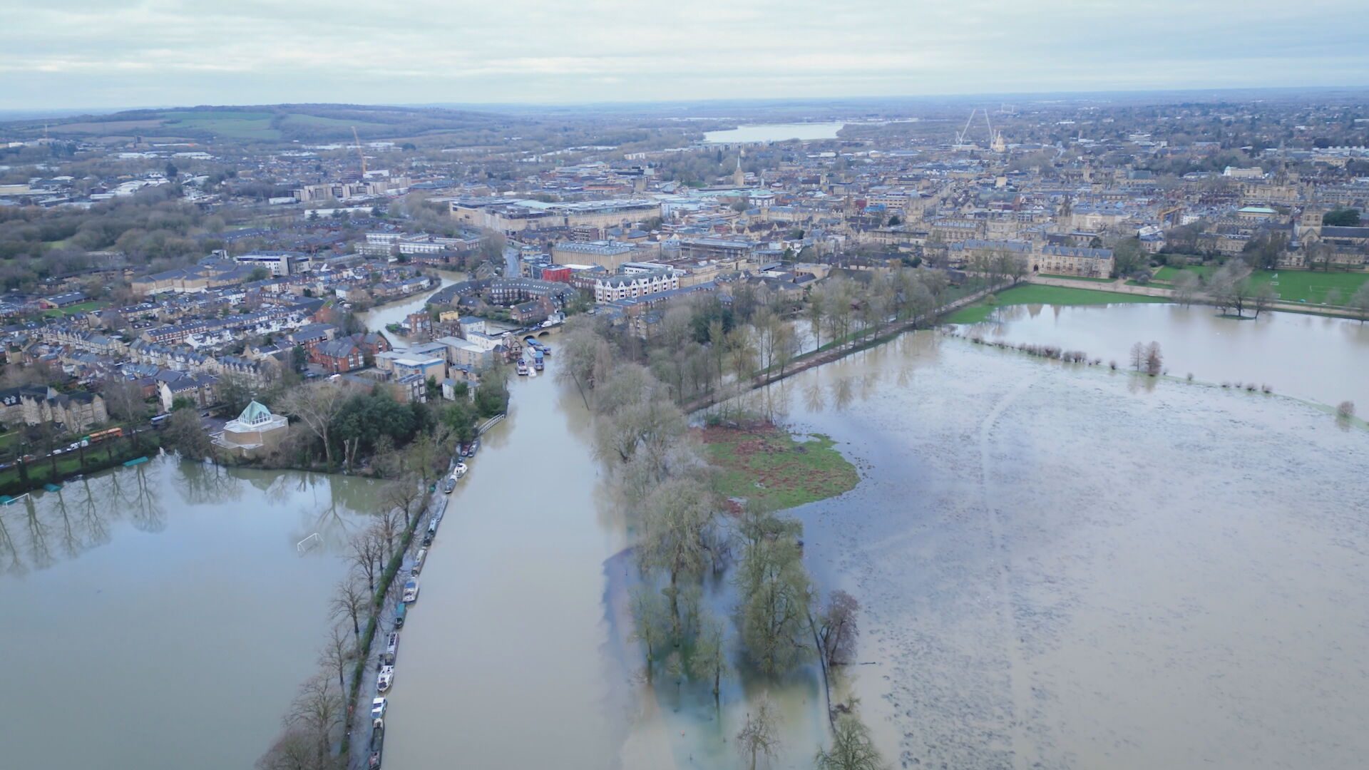 Temperatures set to plummet amid heavy flooding nationwide – Channel 4 News