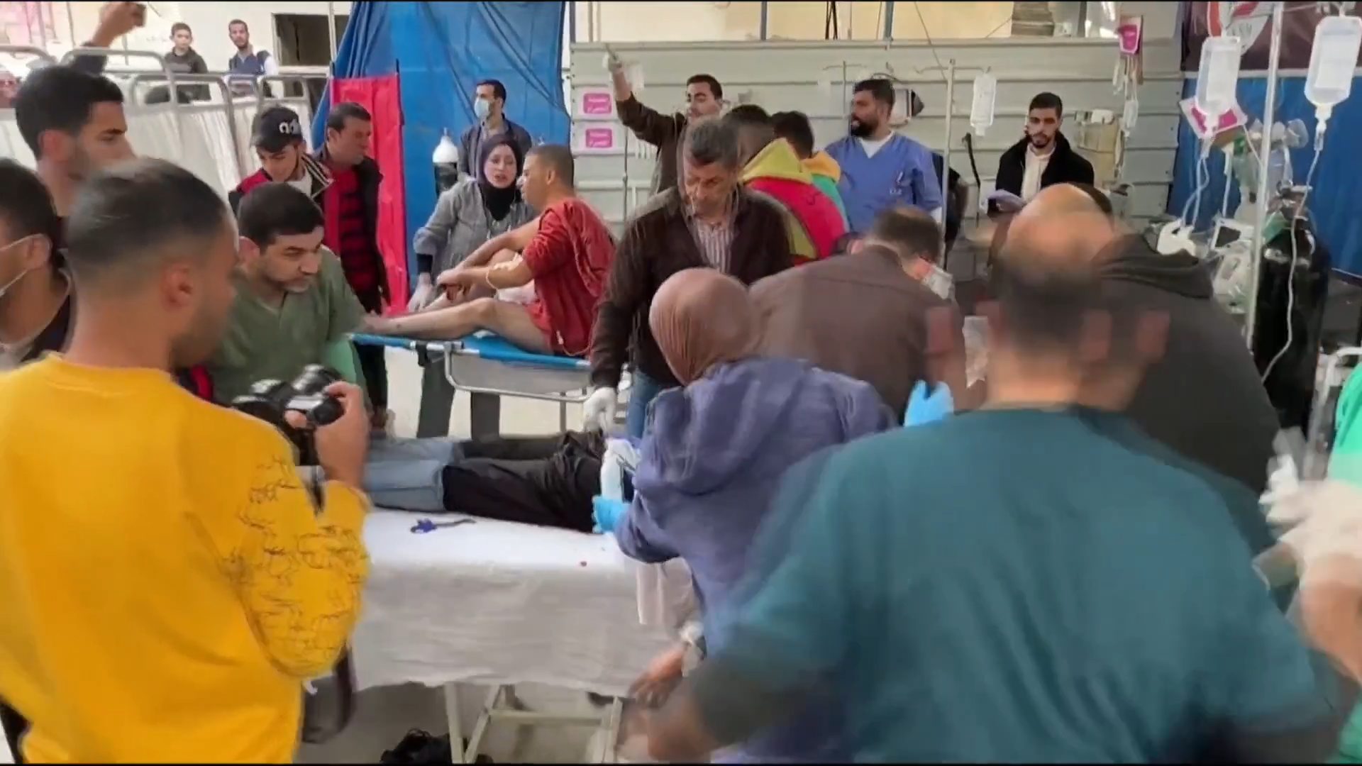 Israel-Gaza: Patients flee Gaza hospital surrounded by Israeli ‘red ...