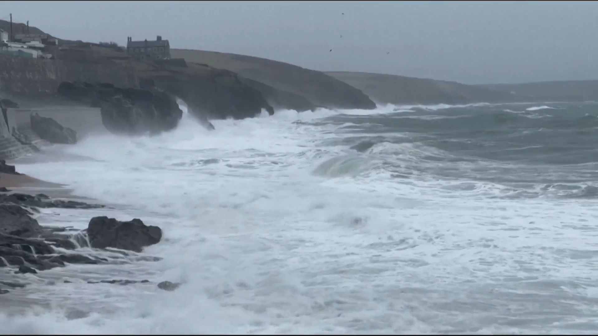 Storm Isha: Parts of UK hit by strongest winds in decades – with Storm ...