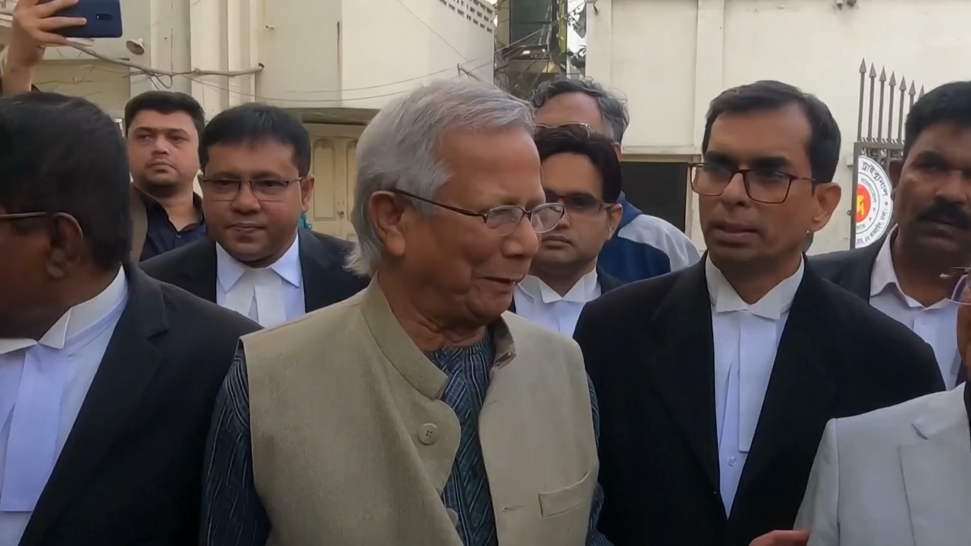 Muhammad Yunus: Nobel Peace Prize winner on bail in Bangladesh ...