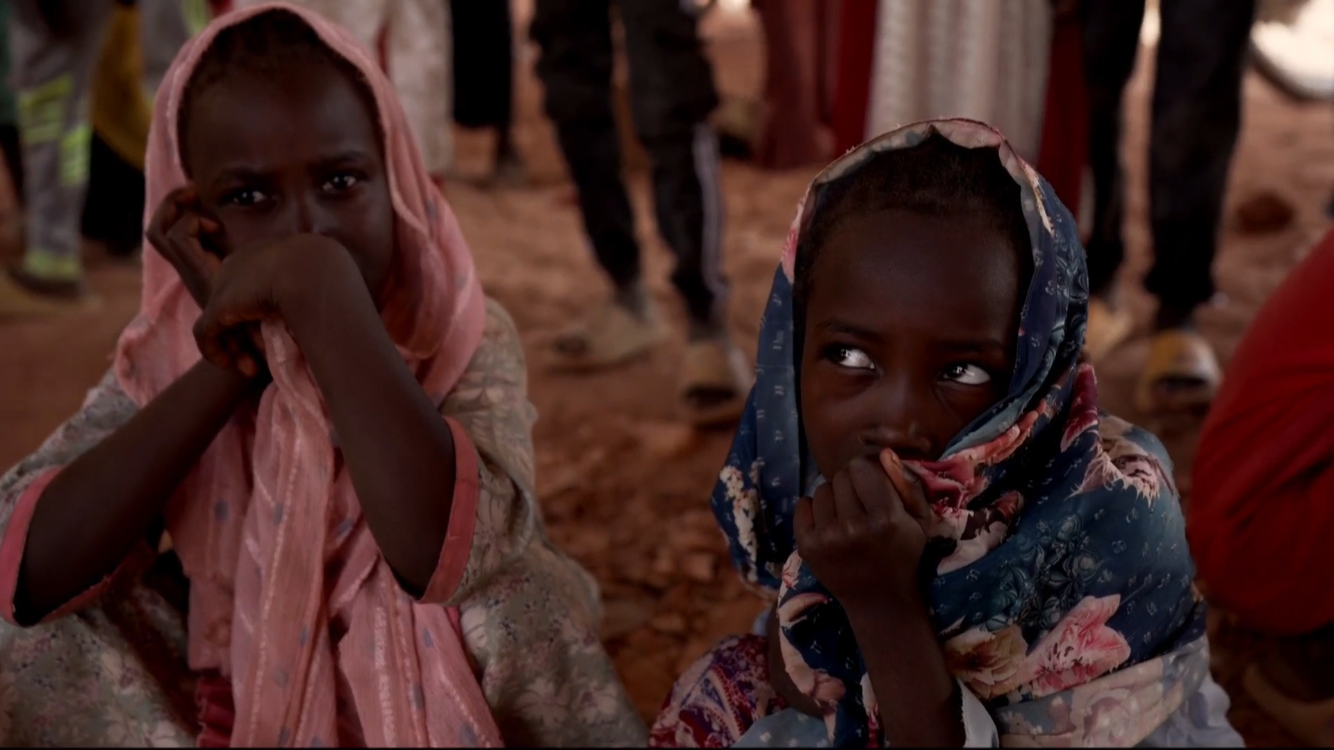 War and hunger force hundreds of thousands to flee Sudan – Channel 4 News