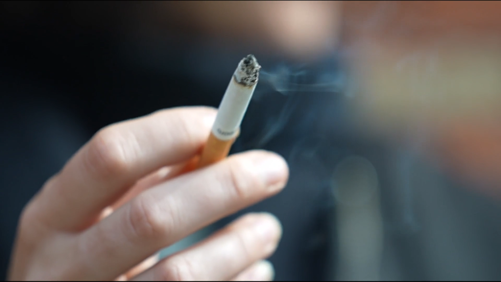 MPs vote in favour of toughest smoking laws in world – Channel 4 News