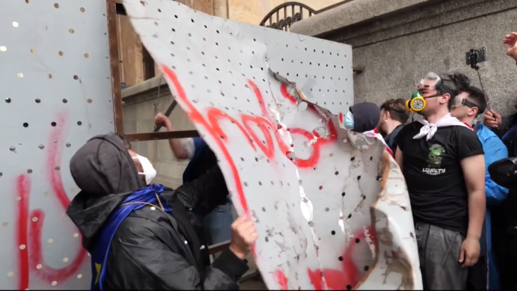 Georgia: Protestors and riot police face off as ‘foreign agents’ bill ...