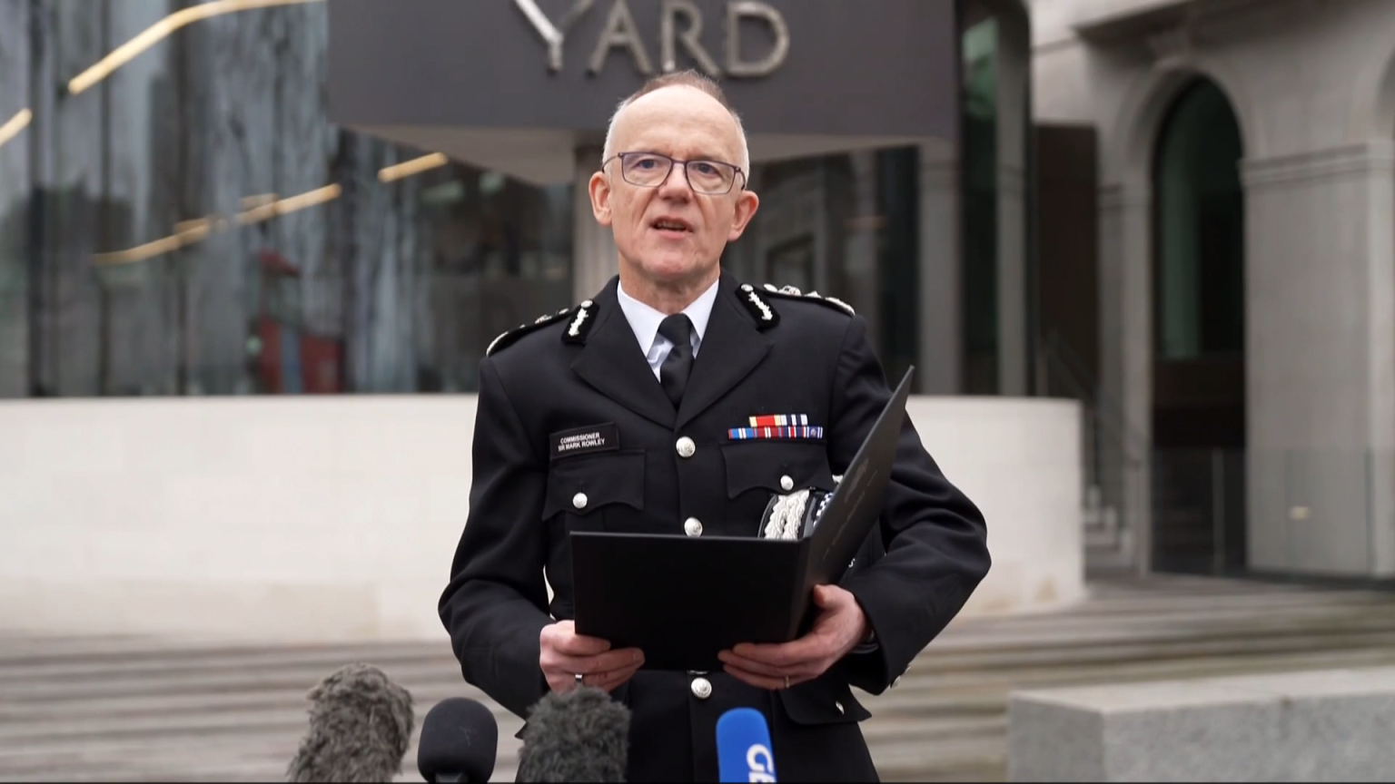 Met Chief: It’s ‘absurd’ we can’t sack police officers – Channel 4 News