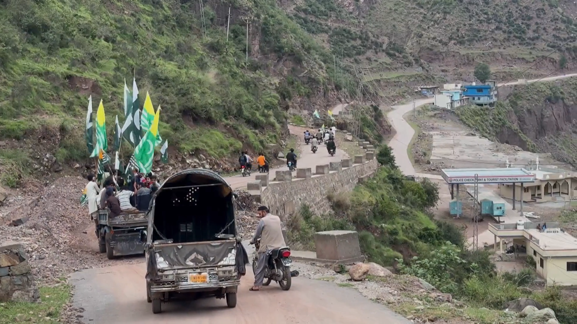 Pakistan India conflict: life and death on Kashmir’s line of control ...