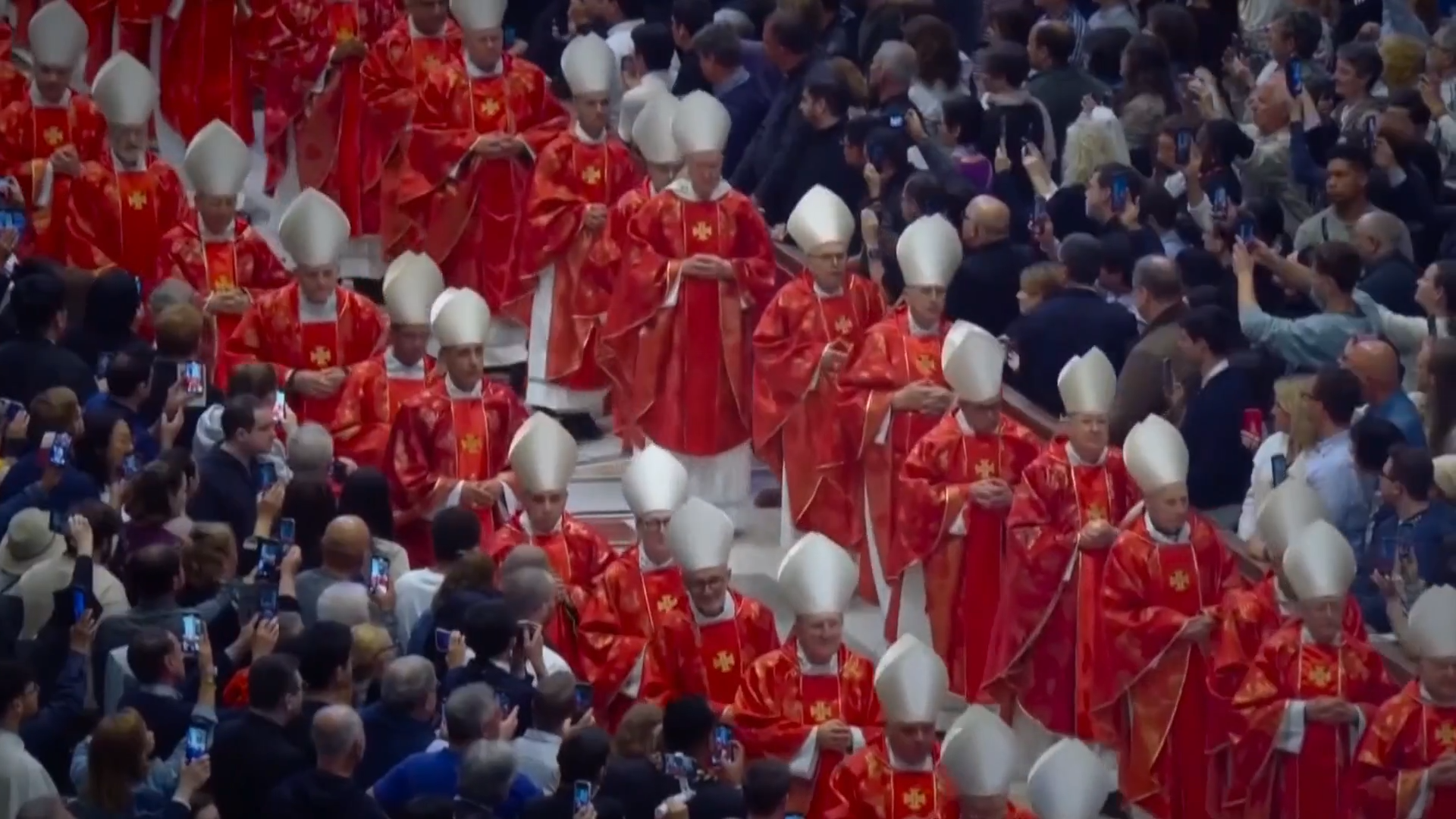 Papal conclave: secret ballot begins to elect new pope – Channel 4 News