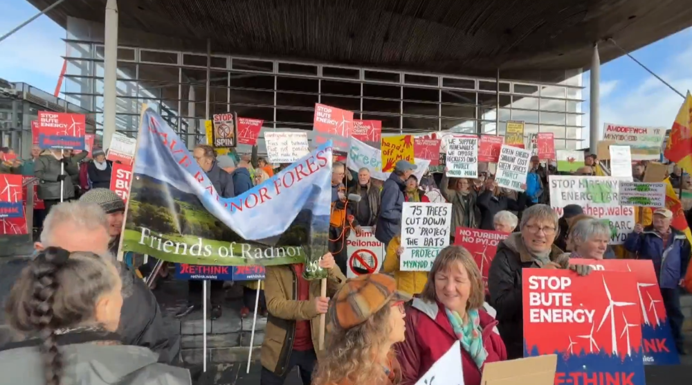 On-shore wind becomes divisive issue in Welsh election – Channel 4 News