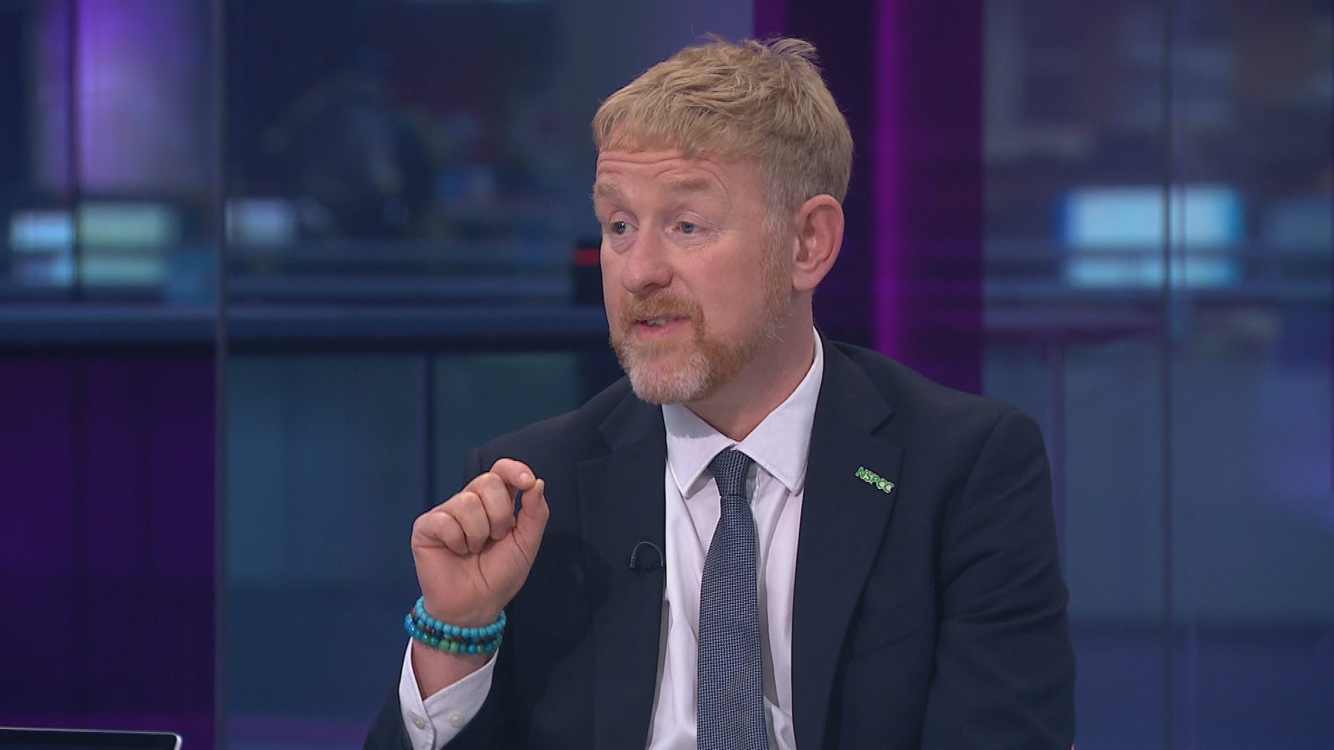 Social media ban ‘doesn’t go far enough’ – NSPCC – Channel 4 News
