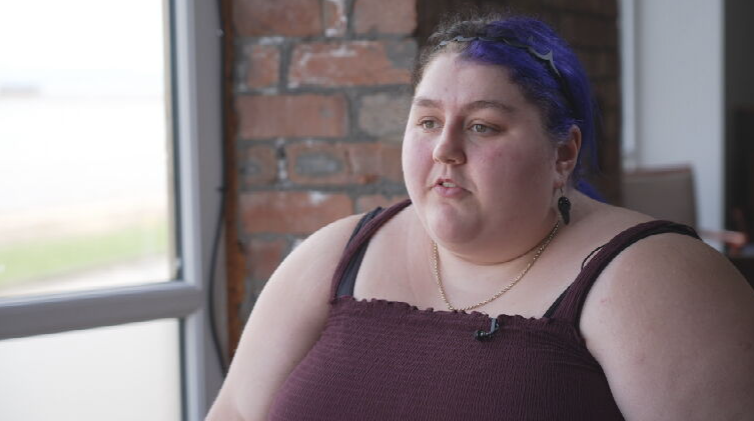 Jobs for young people nearly halved in last decade – Channel 4 News
